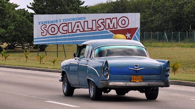 Las matrículas de colores de los coches en Cuba desaparecerán ...