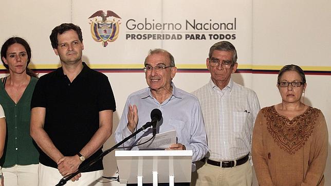 El Gobierno Colombiano Y Las Farc Difunden Los Textos De Las
