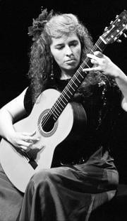 María Esther Guzmán, gira de casi dos meses por Japón