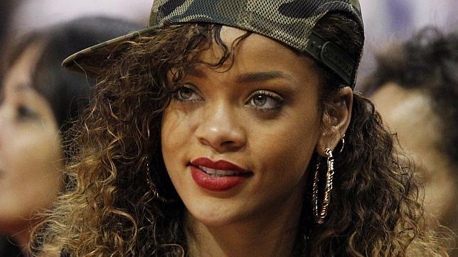 Rihanna, mejor en familia