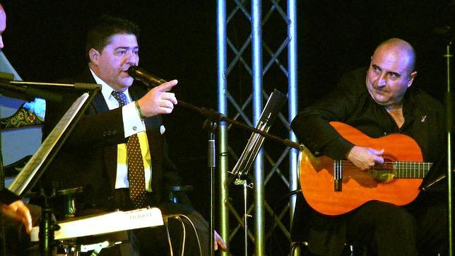 El Mani celebra sus 25 años en los escenarios con un concierto benéfico