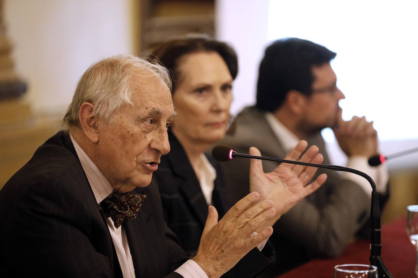 En imágenes, Inocencio Arias abre el ciclo de ABC «El templo de Córdoba»