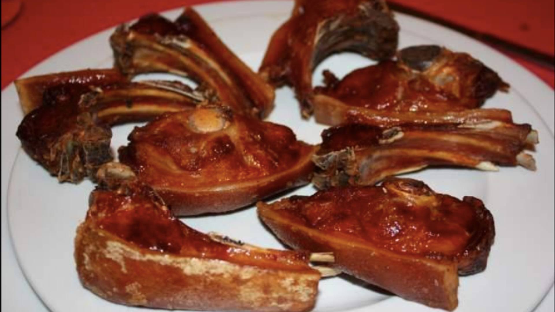 El «ABC» para elaborar el mejor lechón frito de Cardeña