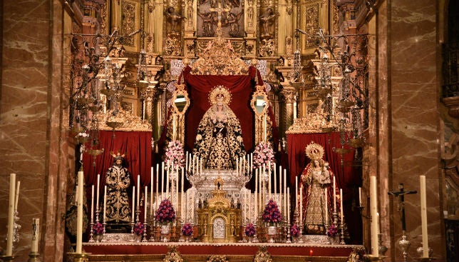 El altar del cincuentenario de la Basílica de la Macarena