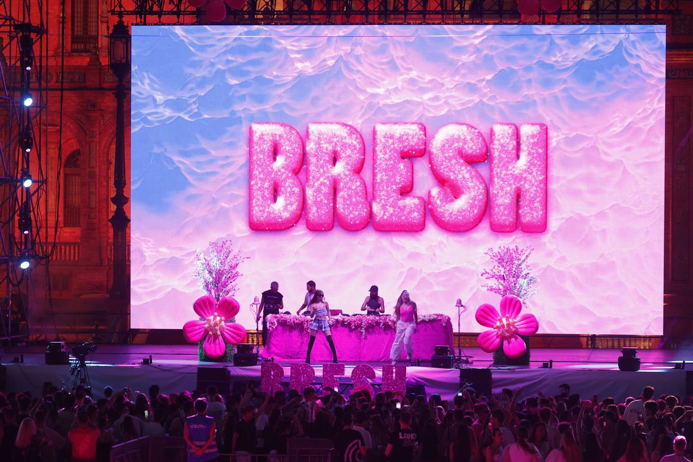 Las imágenes de la Fiesta Bresh en Icónica Sevilla Fest