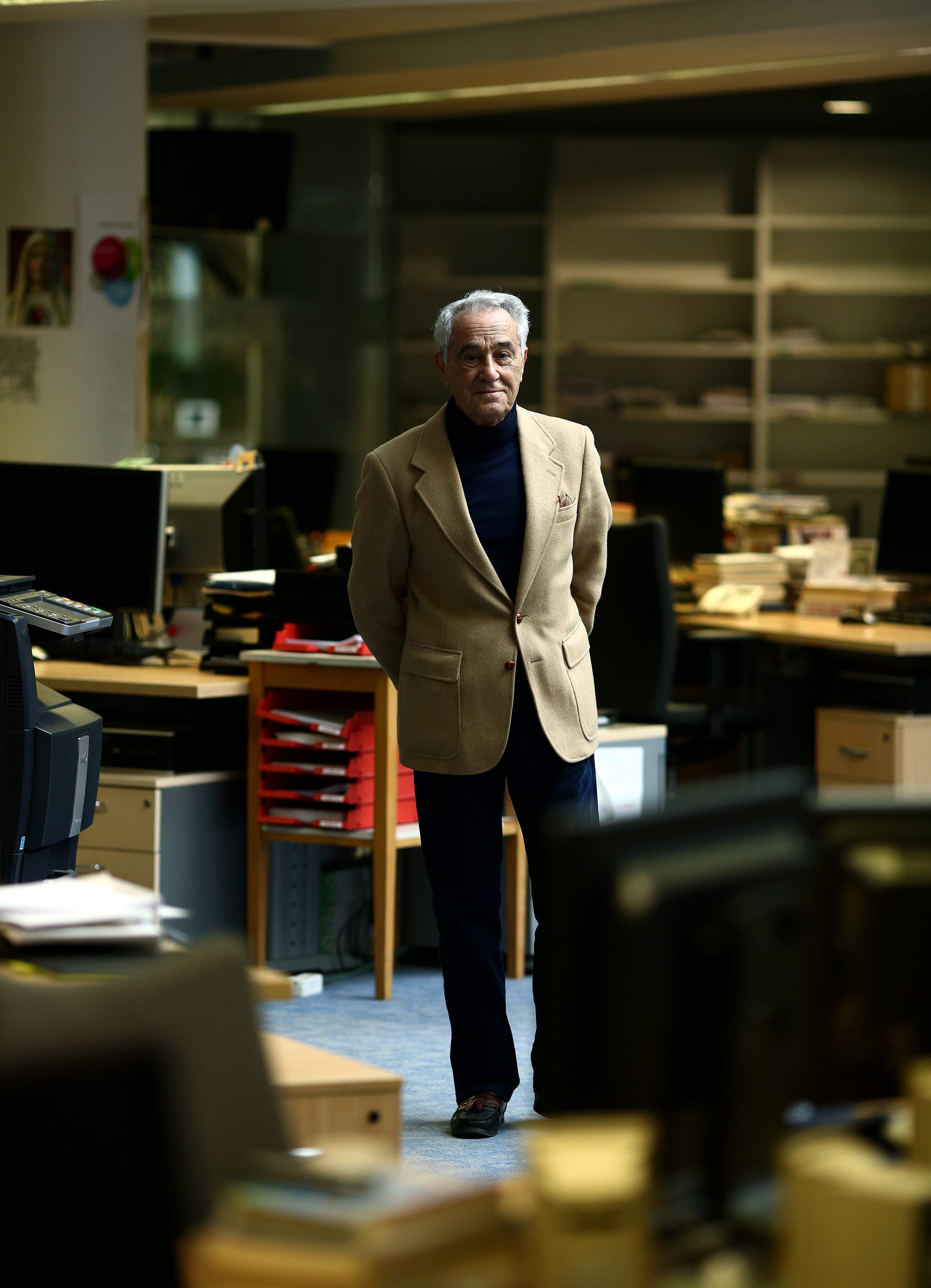 La vida del periodista José María Carrascal, en imágenes