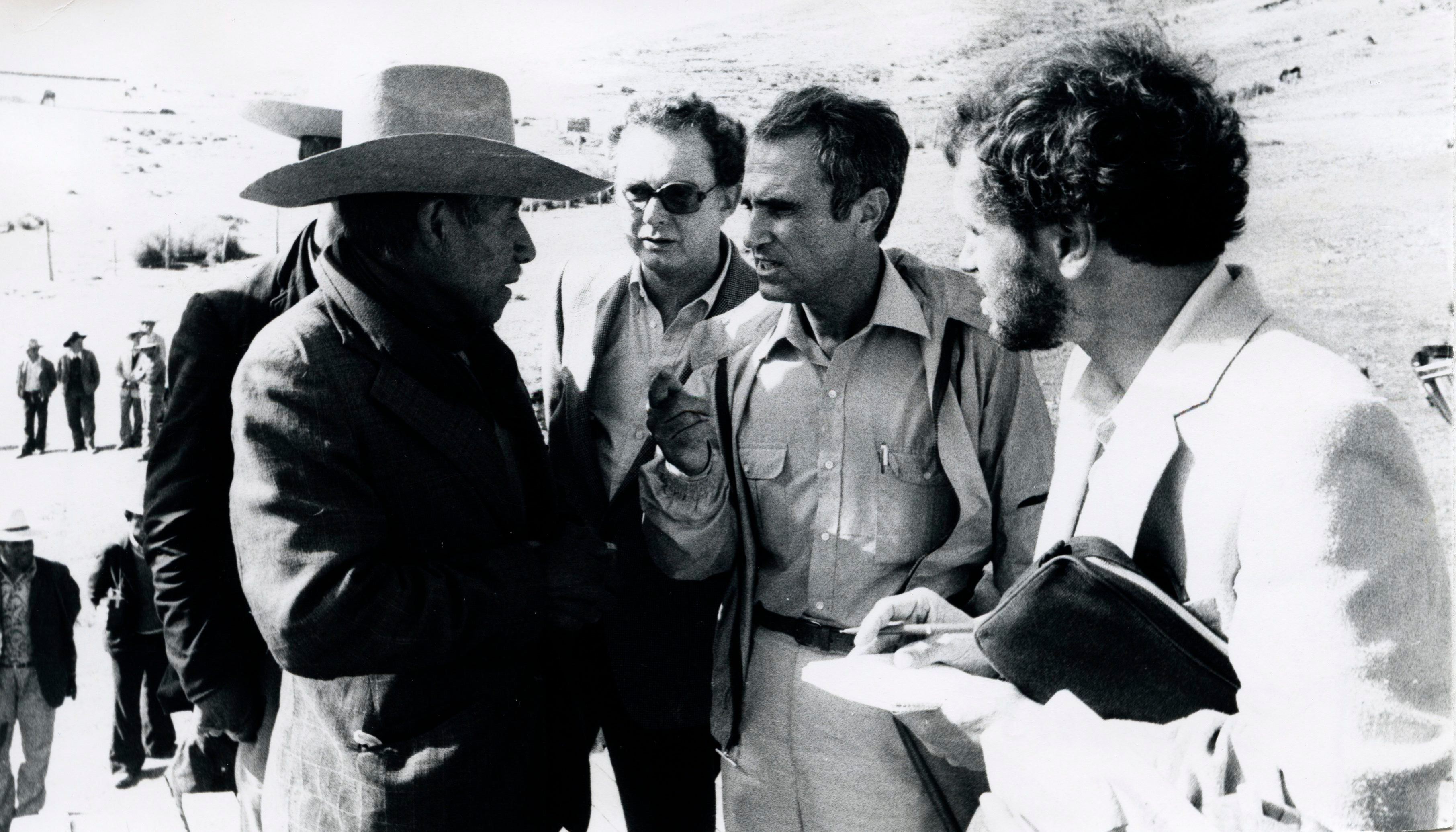 La vida del periodista José María Carrascal, en imágenes