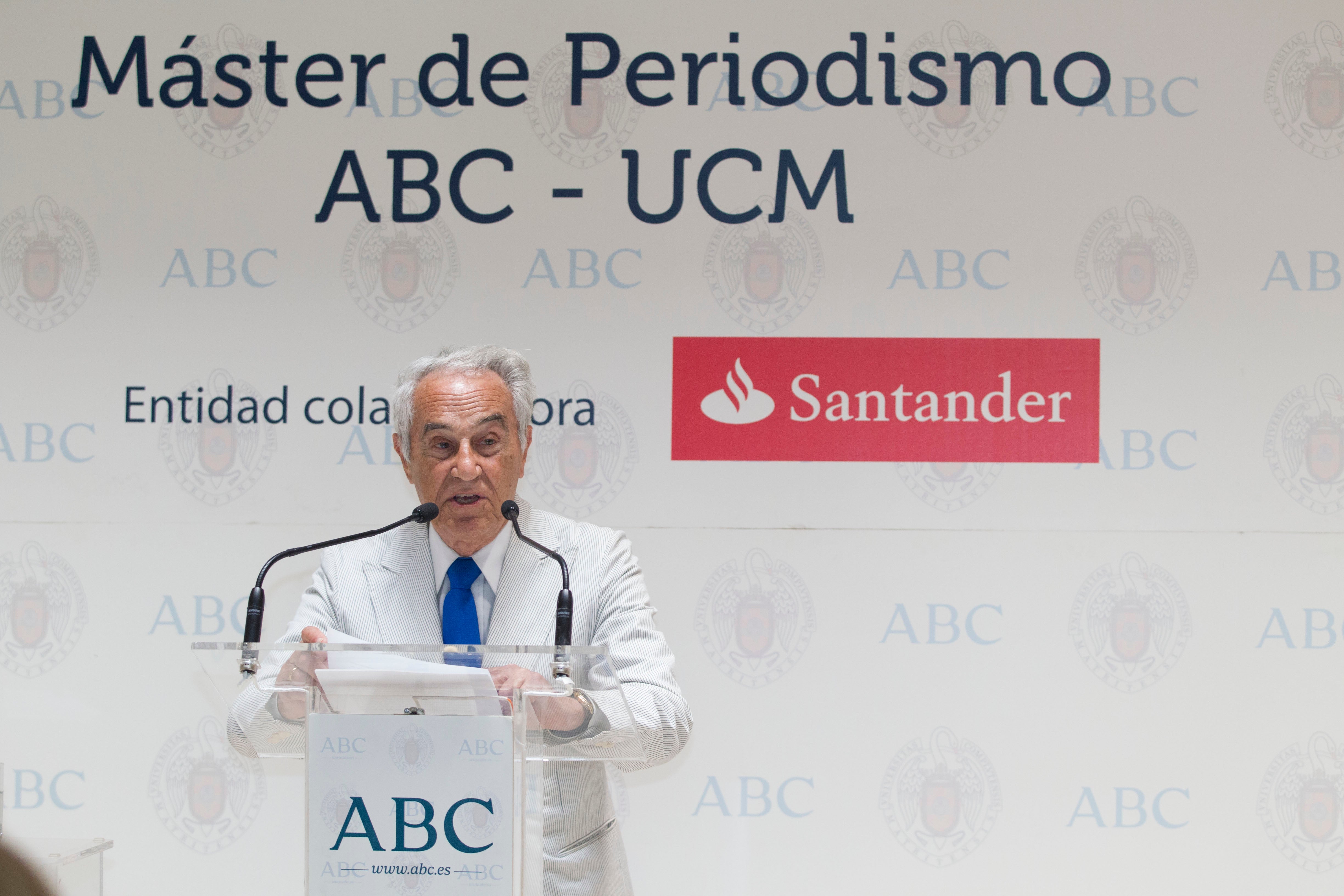 La vida del periodista José María Carrascal, en imágenes