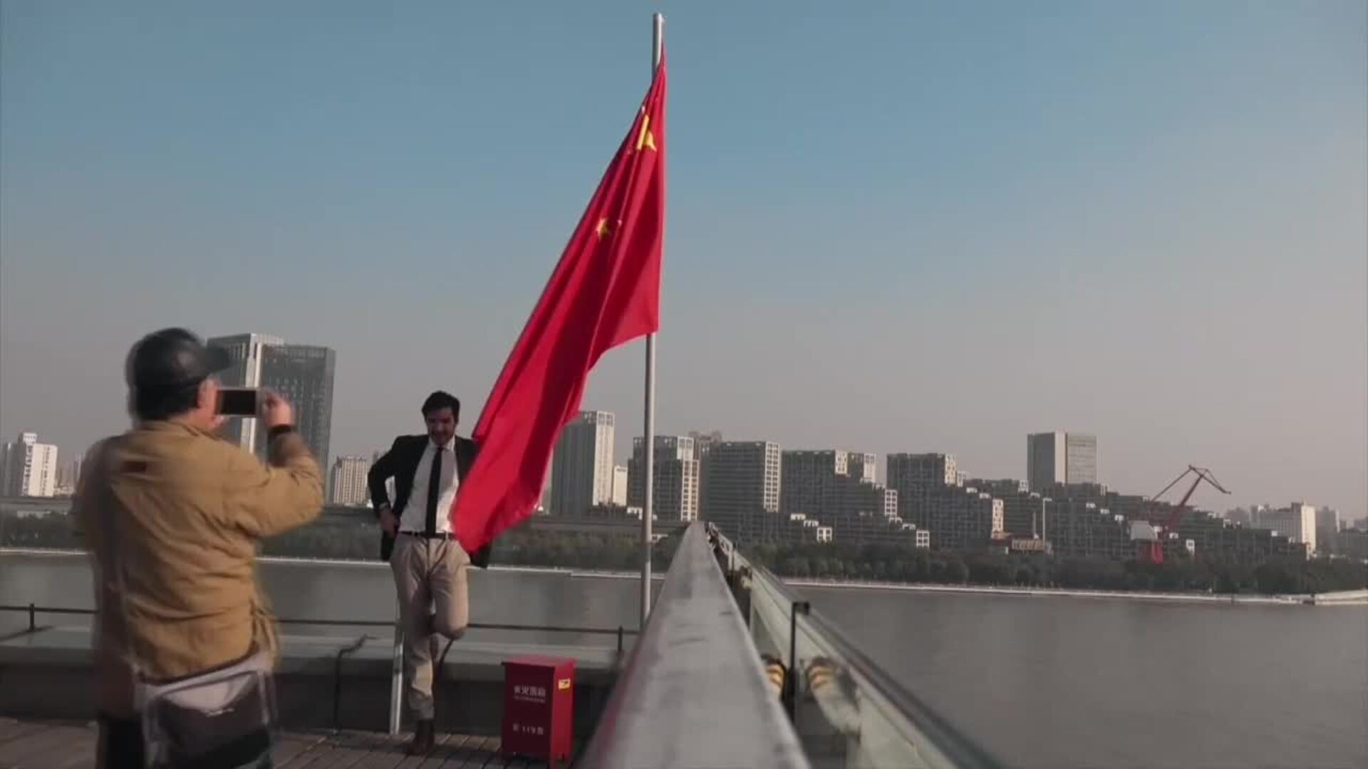 Así es una de las 354 historias del cineasta español Luis Cuenca Castro ...