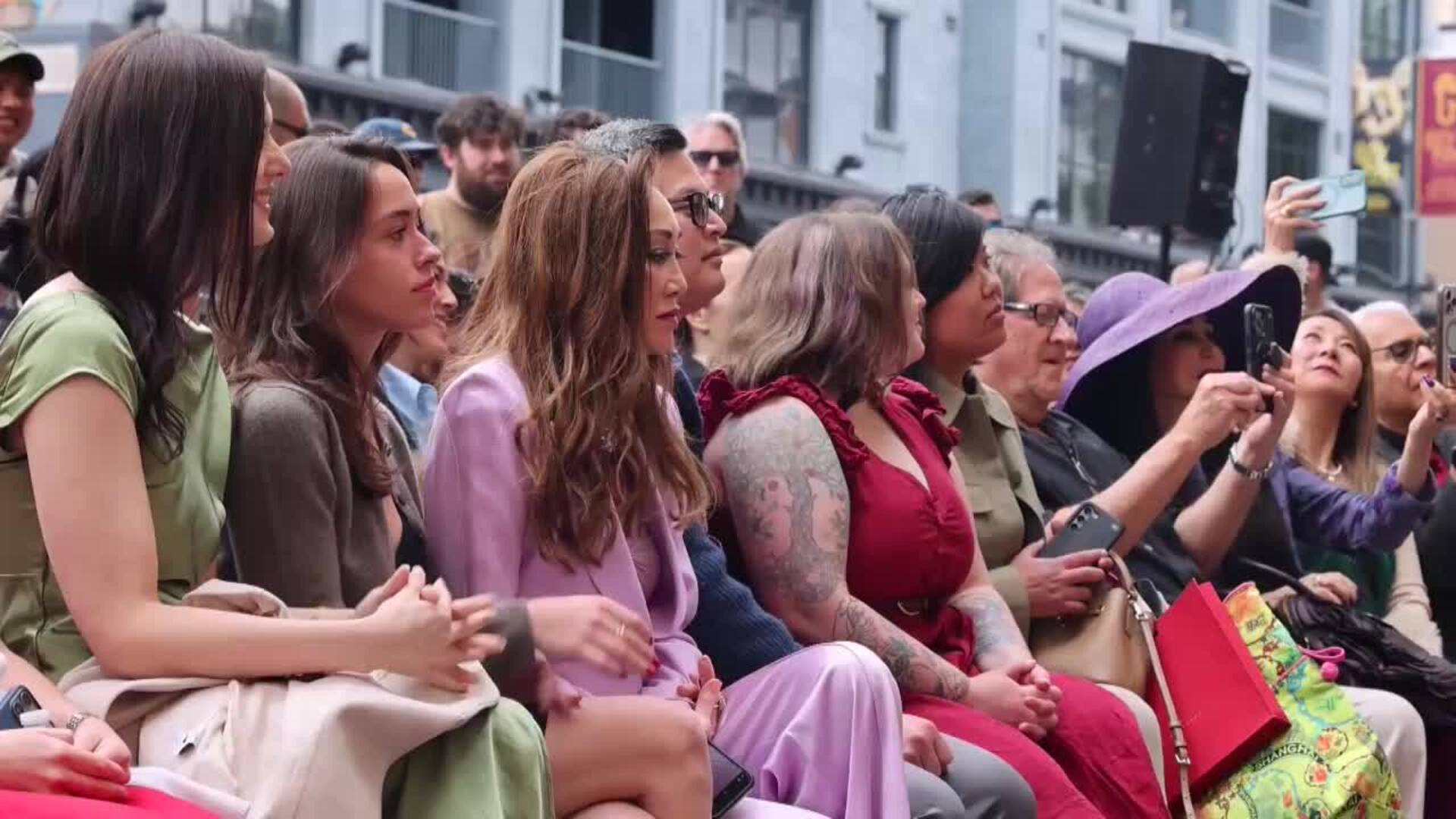 Lisa Lu recibe una estrella del Paseo de la Fama de Hollywood