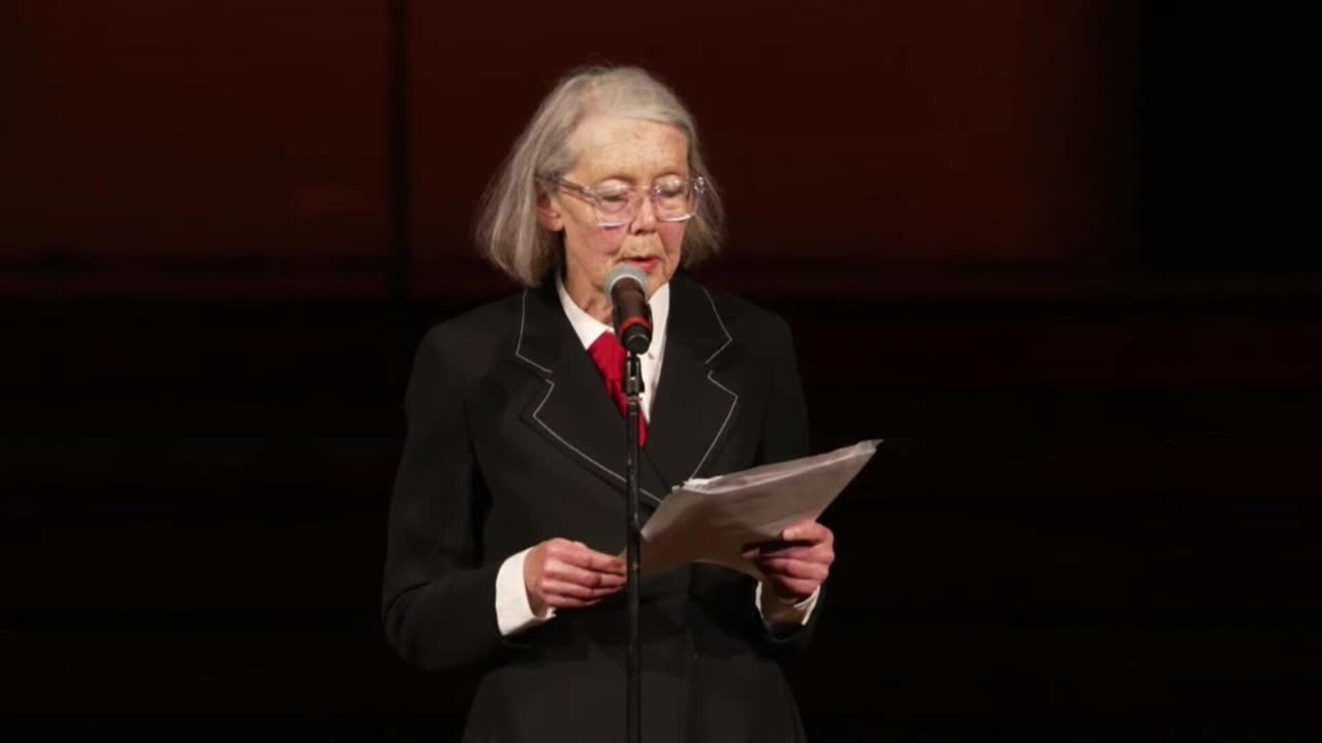 La poeta Anne Carson clausura la 40 edición del Festival Internacional ...