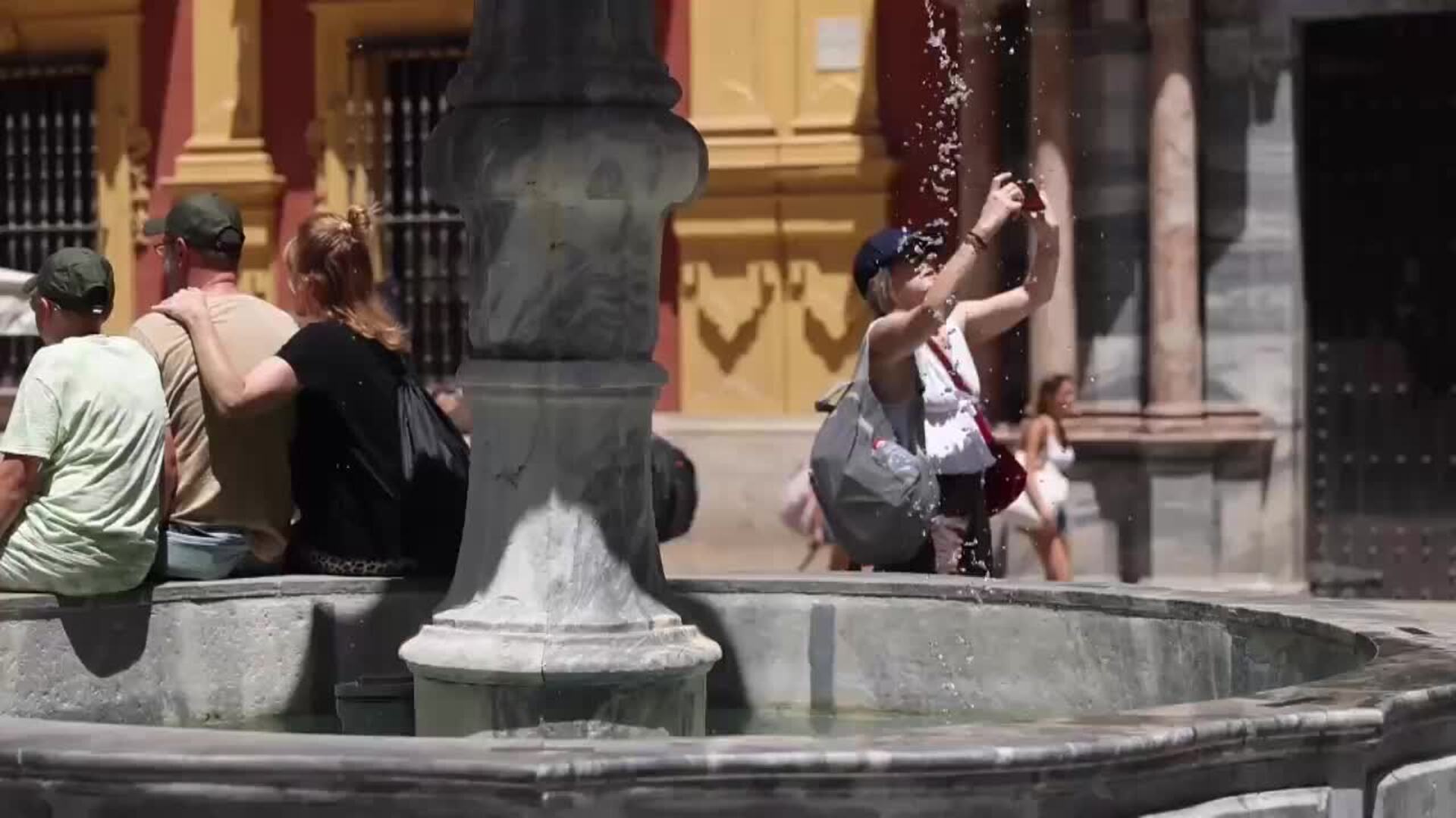 España vuelve a batir récord de turistas hasta junio, con 44,5 millones ...