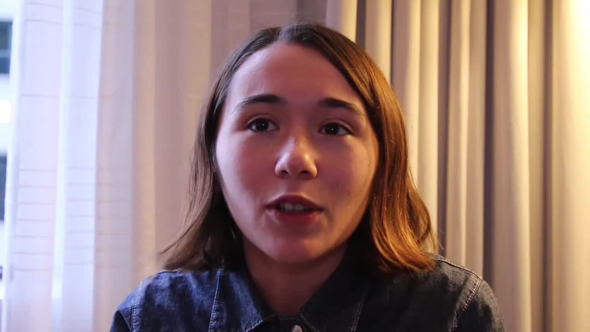 Zoe Stein interpreta a Cata en el largometraje 'Forastera'