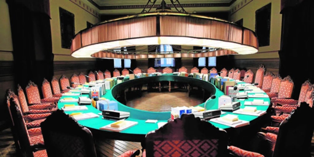 Farlopa, turismofobia, piercing, resignificar, bocachancla, simpa ...