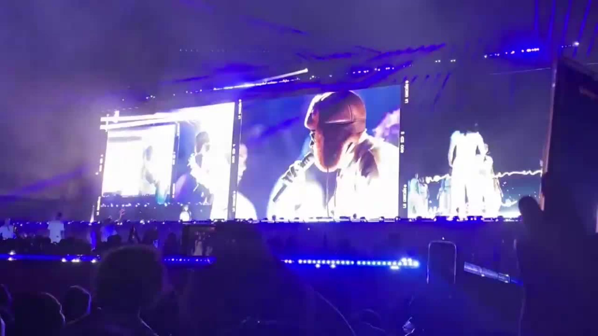 Bad Bunny puso a vibrar a sus fans en Santo Domingo en el inicio de su ...