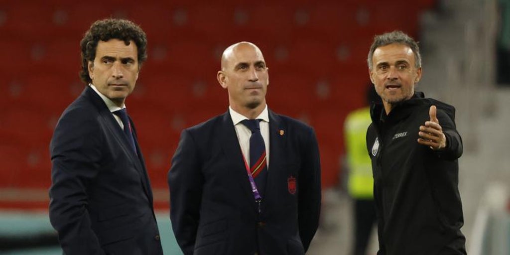 Molina se marcha a la vez que Luis Enrique