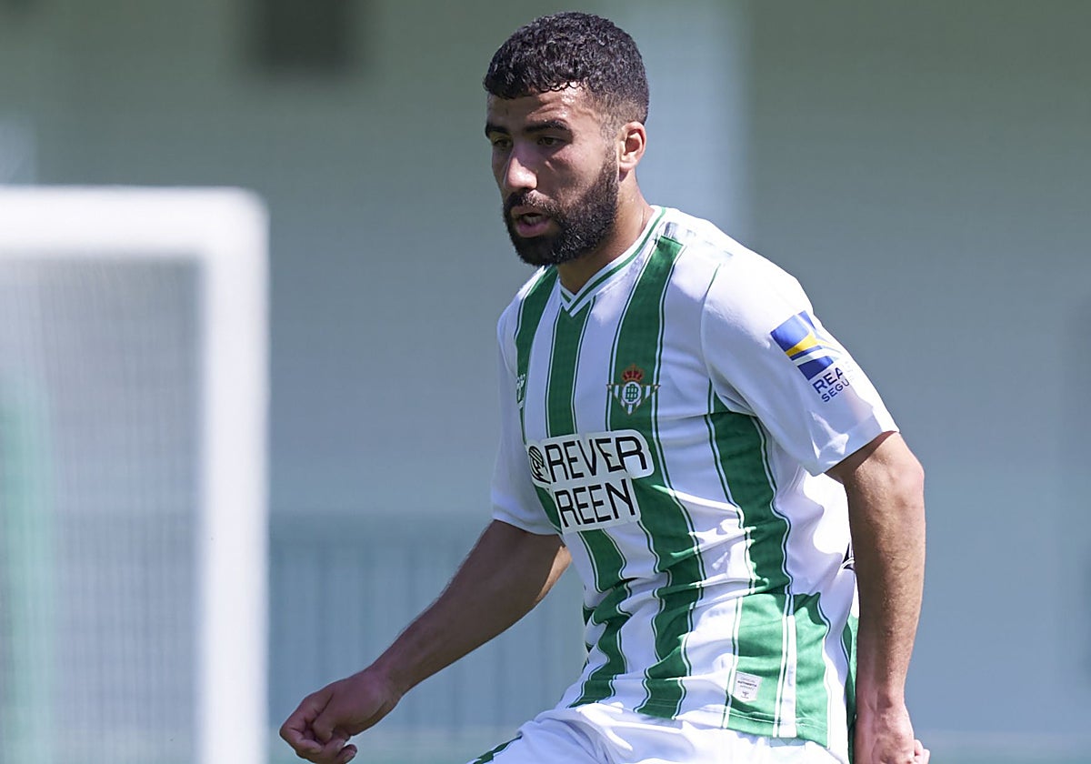 El Betis negocia la salida de Yassin Fekir