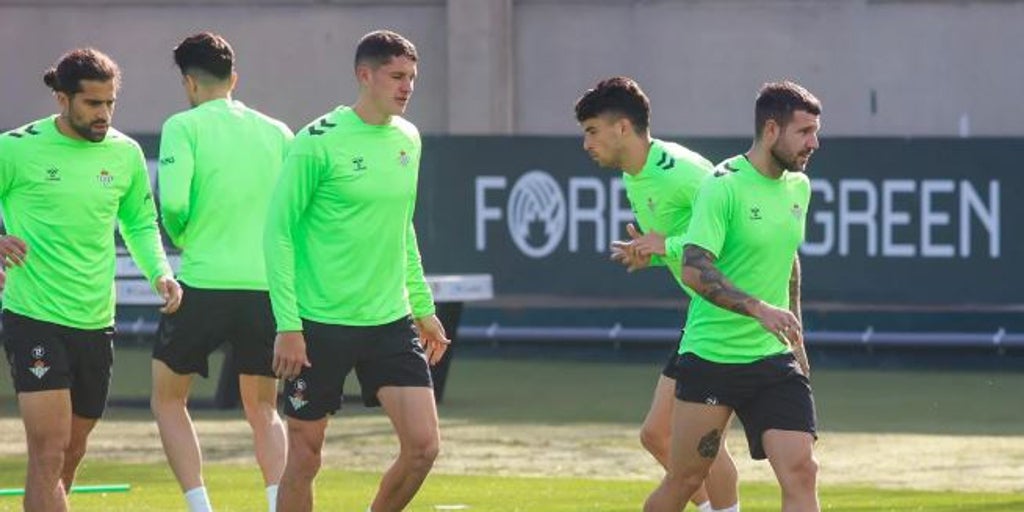 Aitor Ruibal se enzarza con un periodista tras el Betis - Gent