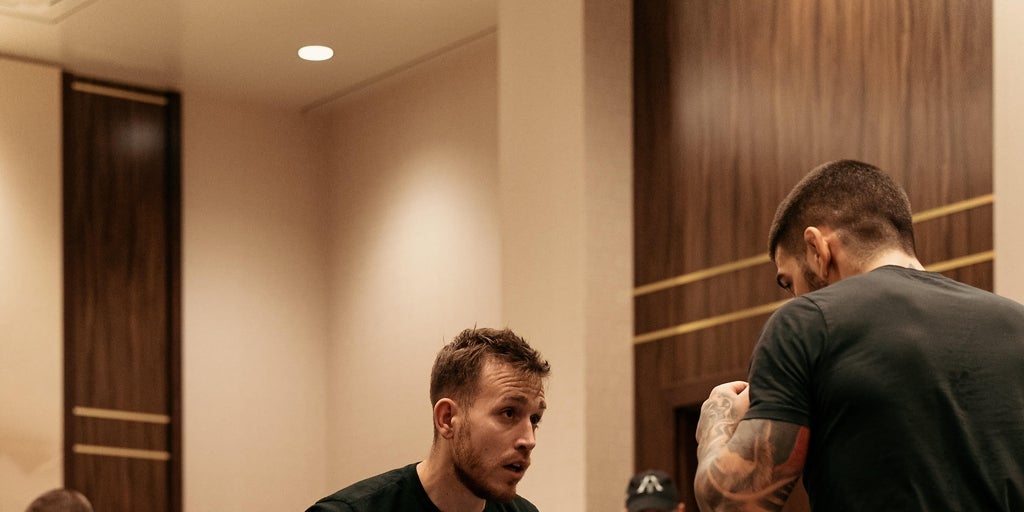 Javi Climent, entrenador de Topuria: «Ilia me desconectó el sistema ...