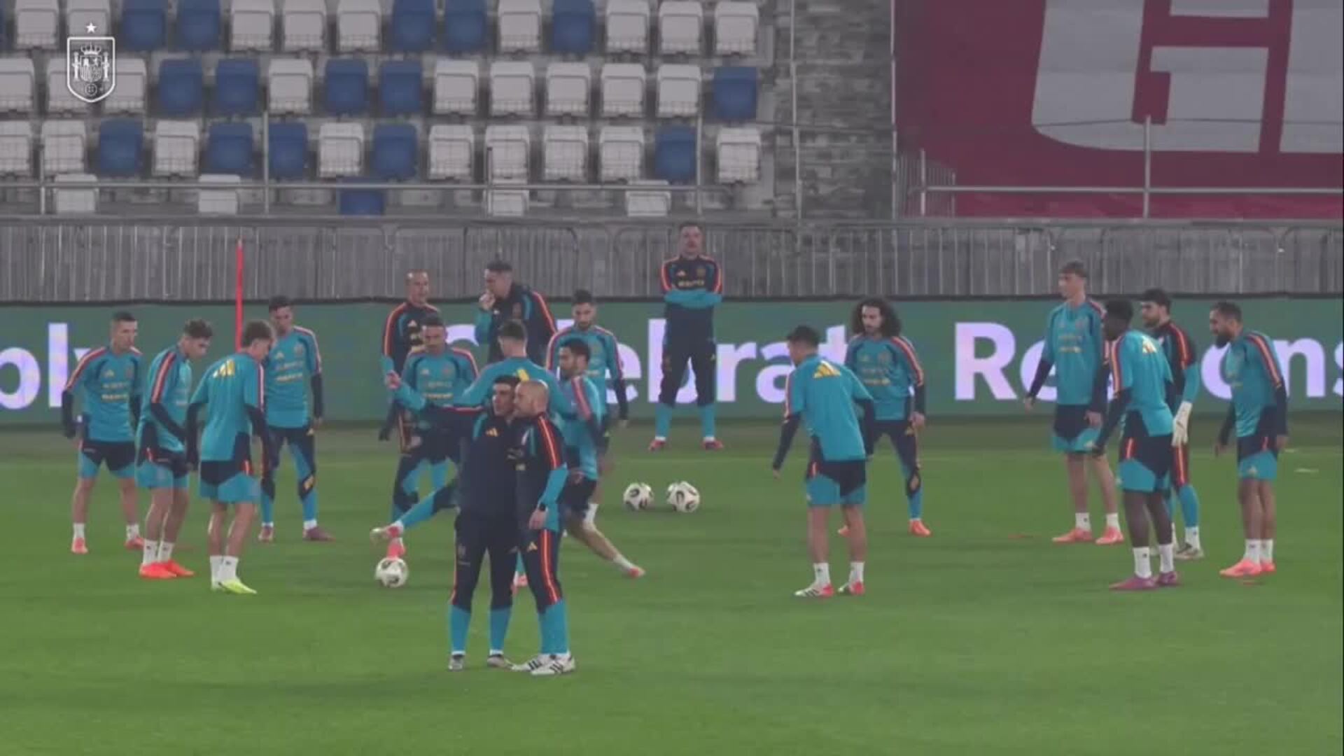 España se prepara para el partido contra Georgia en el estadio nacional ...