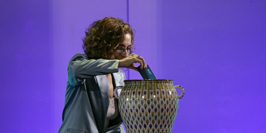 Valeriekay sexy Shannon features a stunning figure, a great