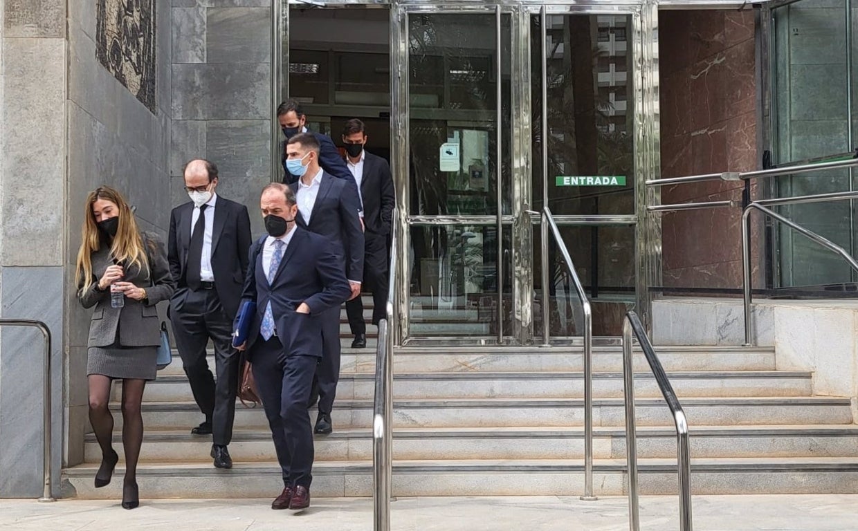 La víctima pide inhabilitar a los abogados de Santi Mina por desvelar ...