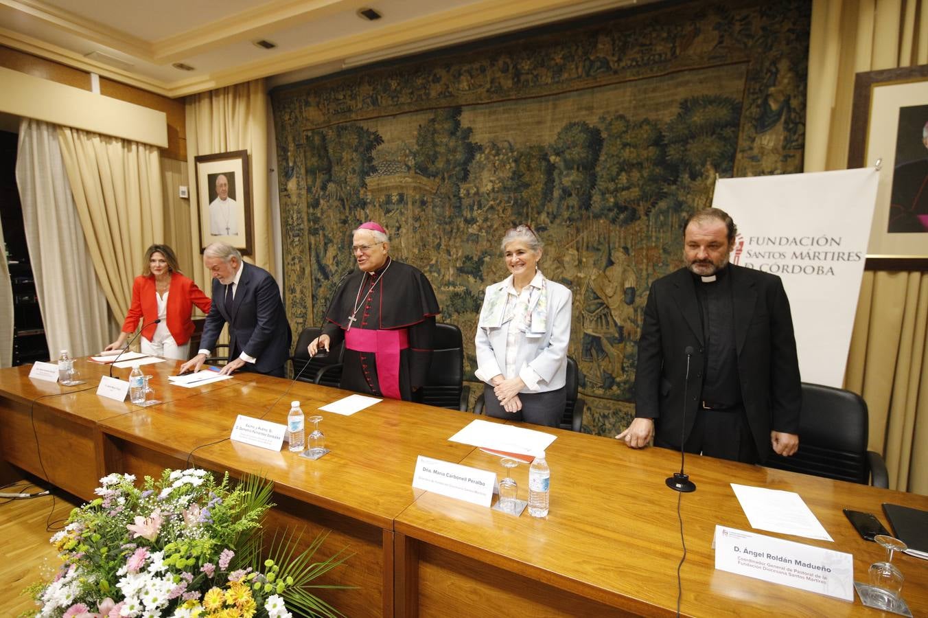 Jaime Mayor Oreja inaugura el curso en la Fundación Santos Mártires, en ...