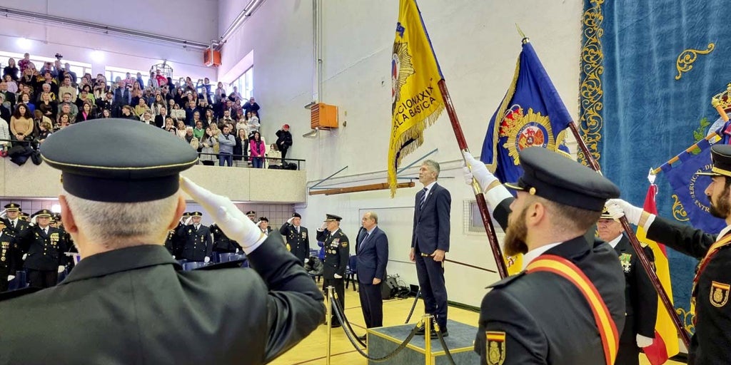 La XXXIV Promoción de la Escala Ejecutiva de la Policía Nacional jura ...