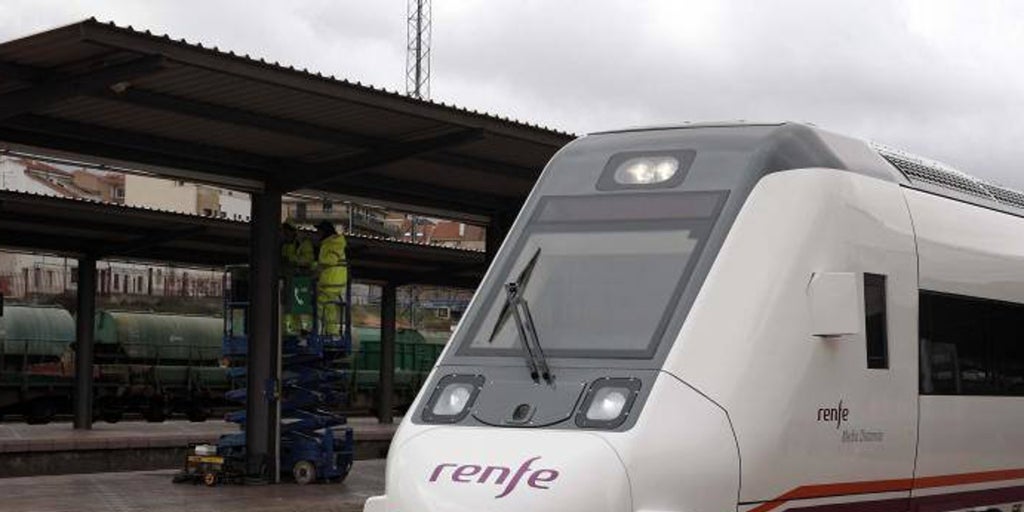 Casi 300.000 andaluces tienen ya el abono gratuito para viajar con Renfe