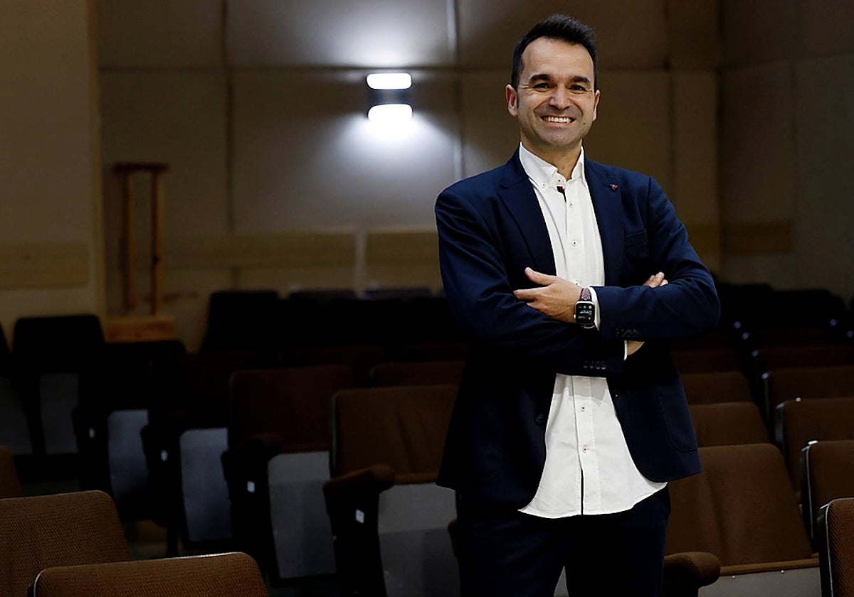 Un profesor con 'ALMA'