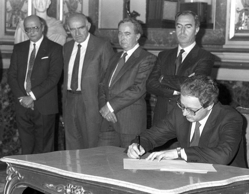 Todos los presidentes del Congreso condecorados con la Medalla de la Cámara