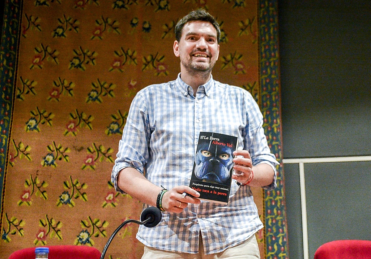 'La perra', la novela con la que el escritor conquense Alberto Val busca hacerse un hueco entre ...
