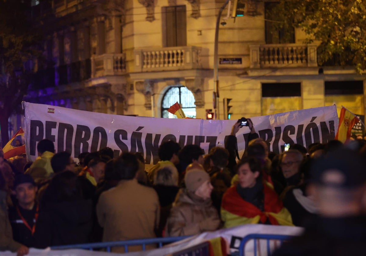 La Sexta Jornada De Protestas En Ferraz En Imágenes