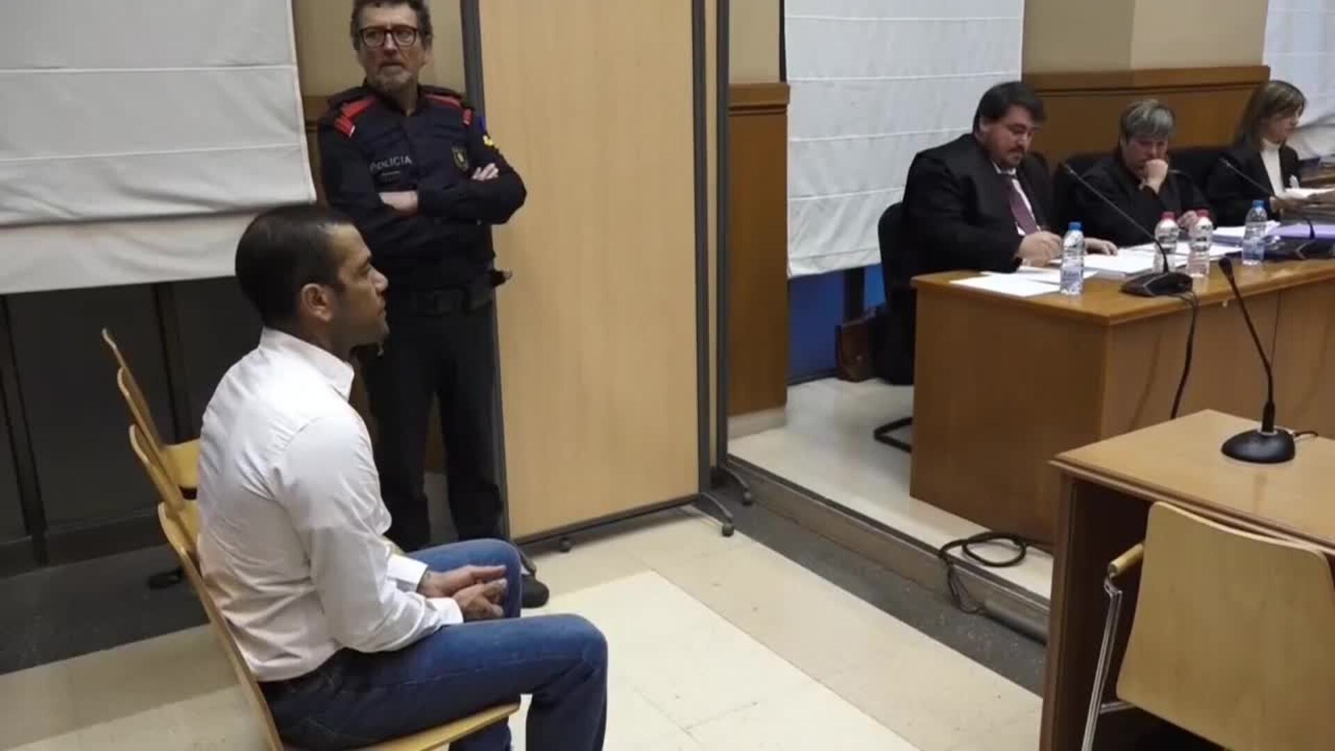 Arranca El Juicio Contra Dani Alves Por Agresión Sexual En La Audiencia