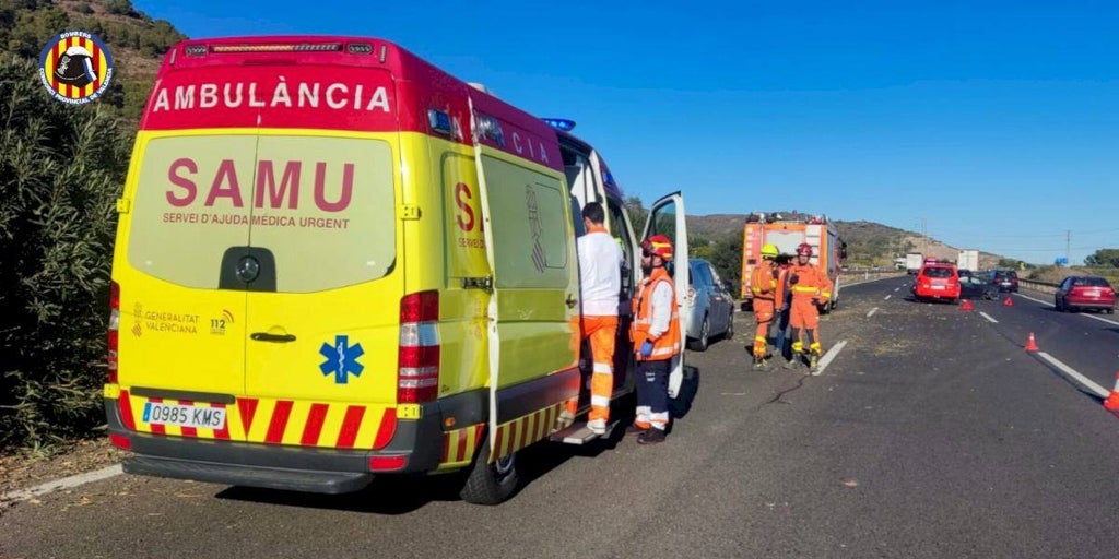 Muere Un Hombre En Un Accidente Entre Un Camión Y Un Coche En La Ap 7 A