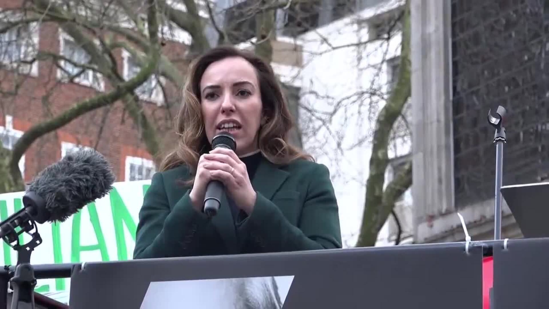 Stella Assange asegura que el juicio contra su marido se basa en "una ...