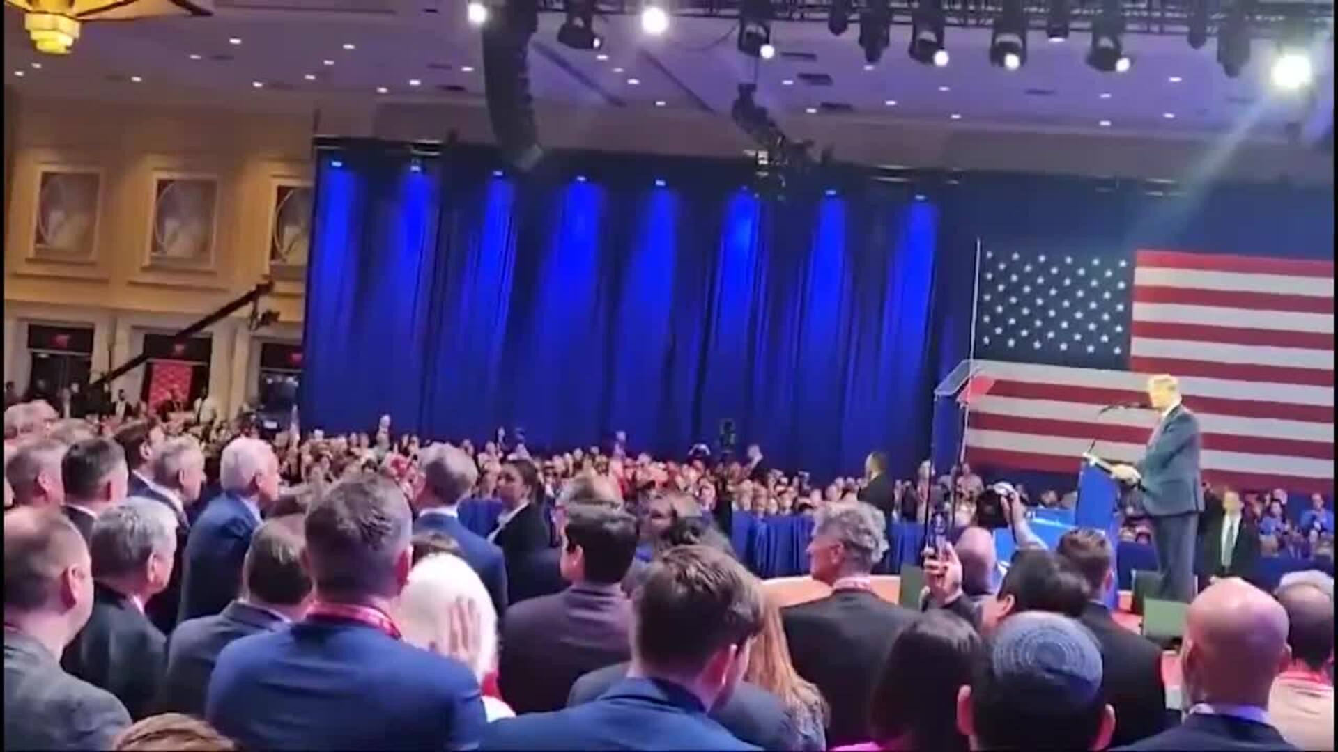 Abascal se reúne con Trump durante la gran convención de la derecha en ...