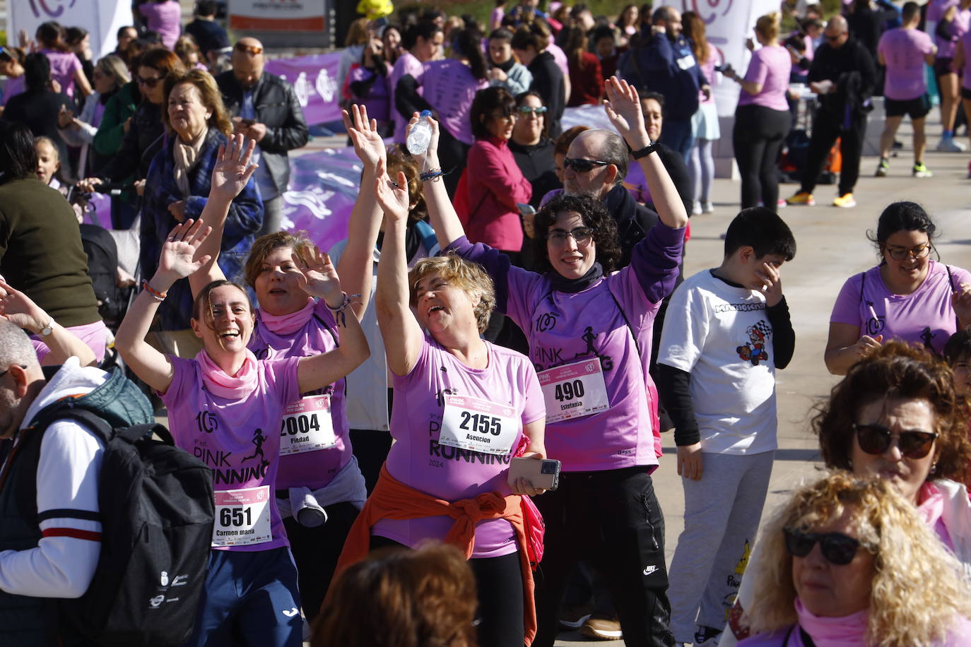 Fotos: la multitudinaria carrera 'Pink Running' brilla por el centro de ...