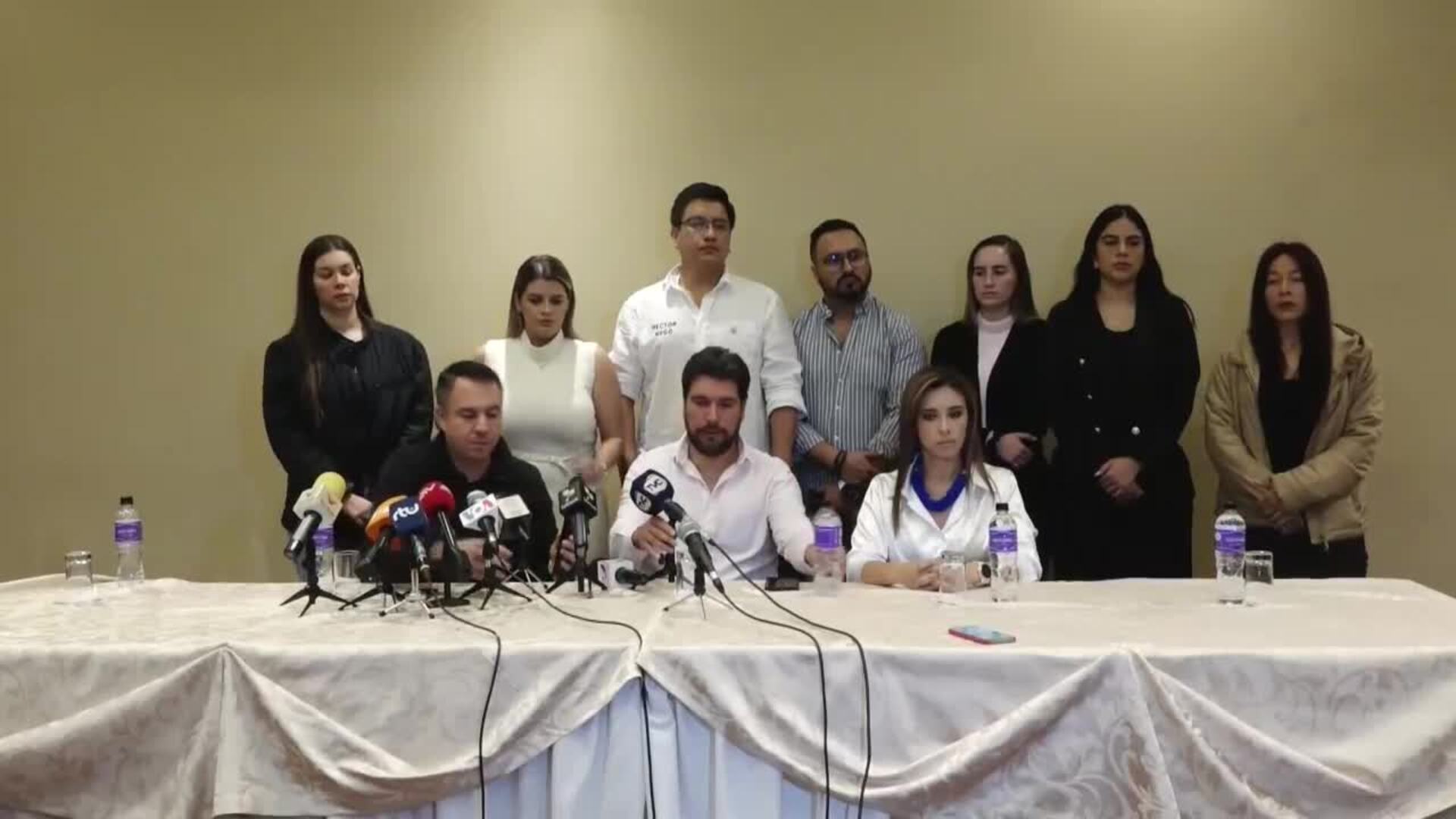 Jan Topic abre un portal web para elegir a su sustituto como candidato ...