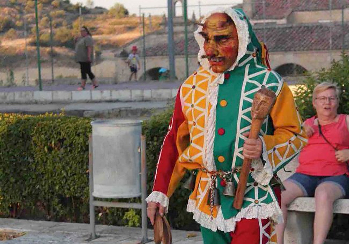 Valdepeñas de la Sierra recupera la Botarga de San Sebastián tras 89 años