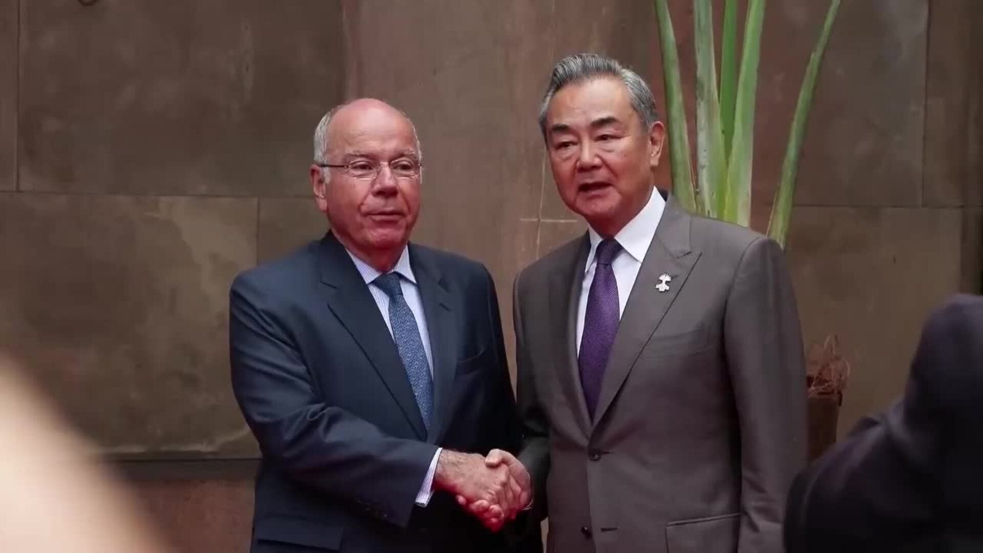 Reunión de cancilleres de BRICS inicia con un llamado de Brasil a la paz