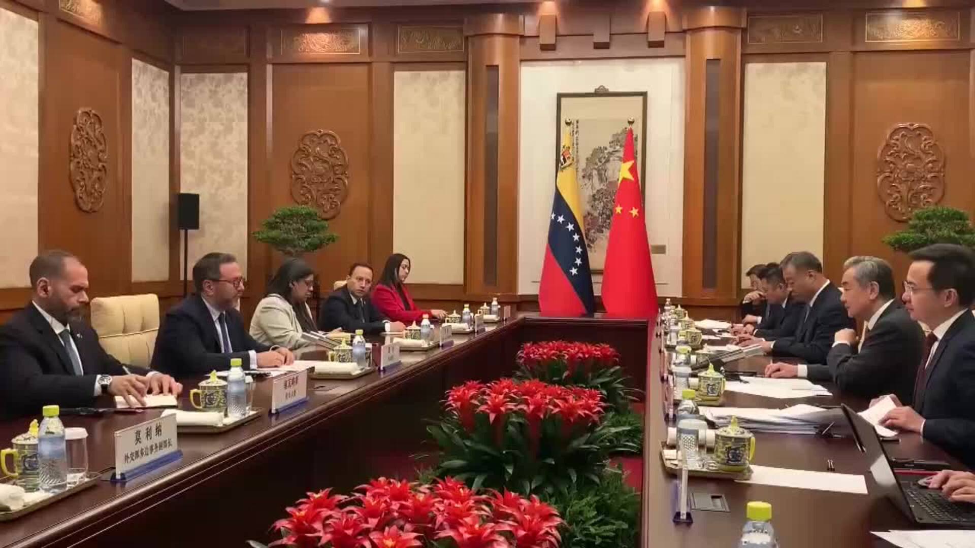 El canciller venezolano asegura que China "es una potencia de paz y ...