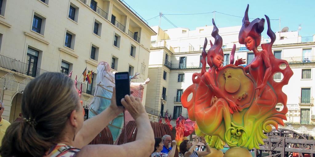 Hogueras de San Juan en Alicante 2025: cómo son las de categoría especial, dónde están y sus ...