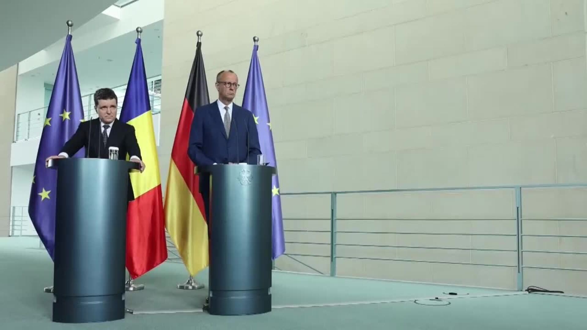 Merz recibe en Berlín al nuevo presidente rumano, Nicusor Dan