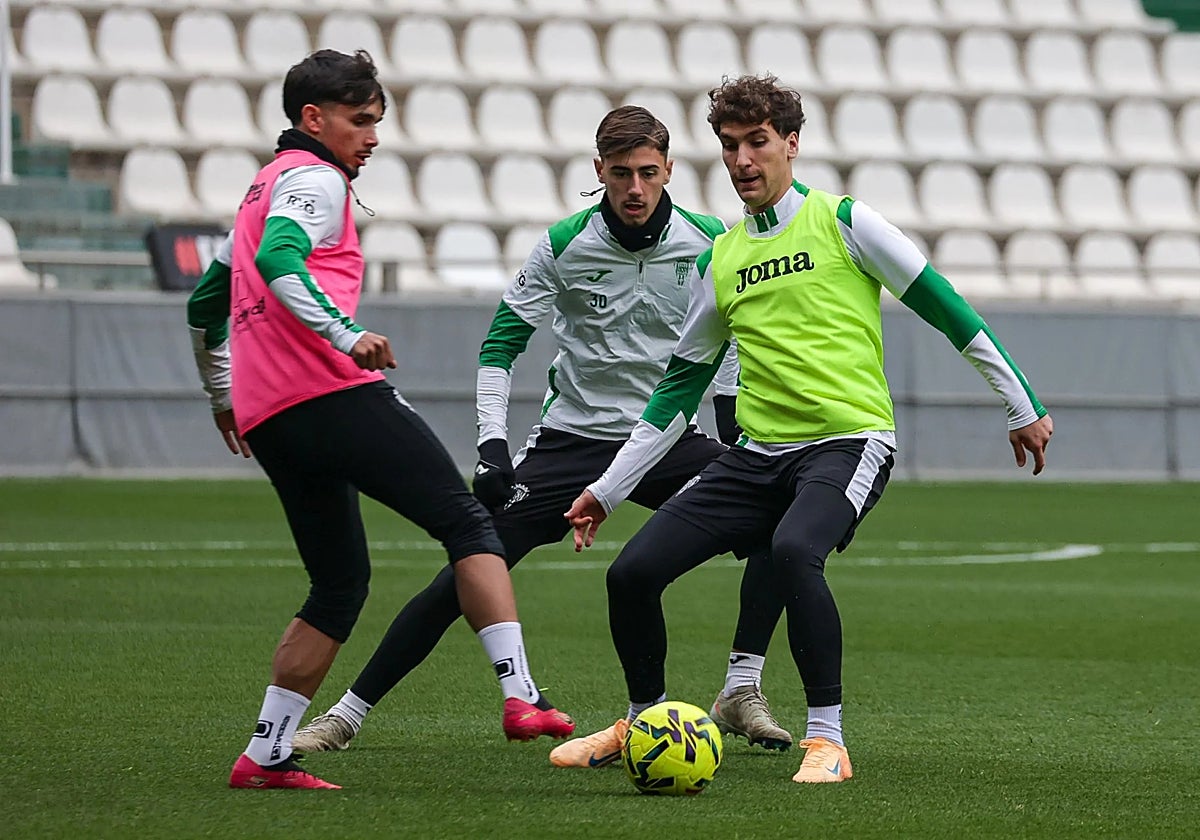 Kevin Medina, novedad en una convocatoria en la que ya figuran Diego ...