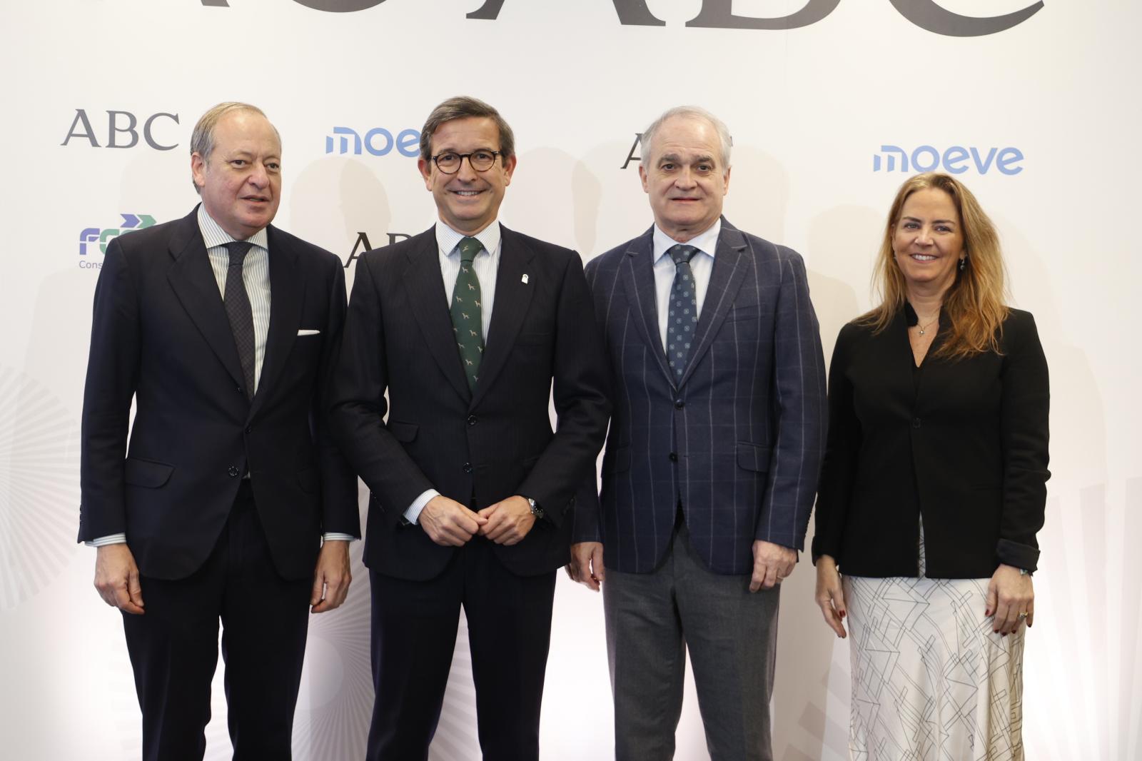 El Foro ABC con Juanma Moreno, en imágenes