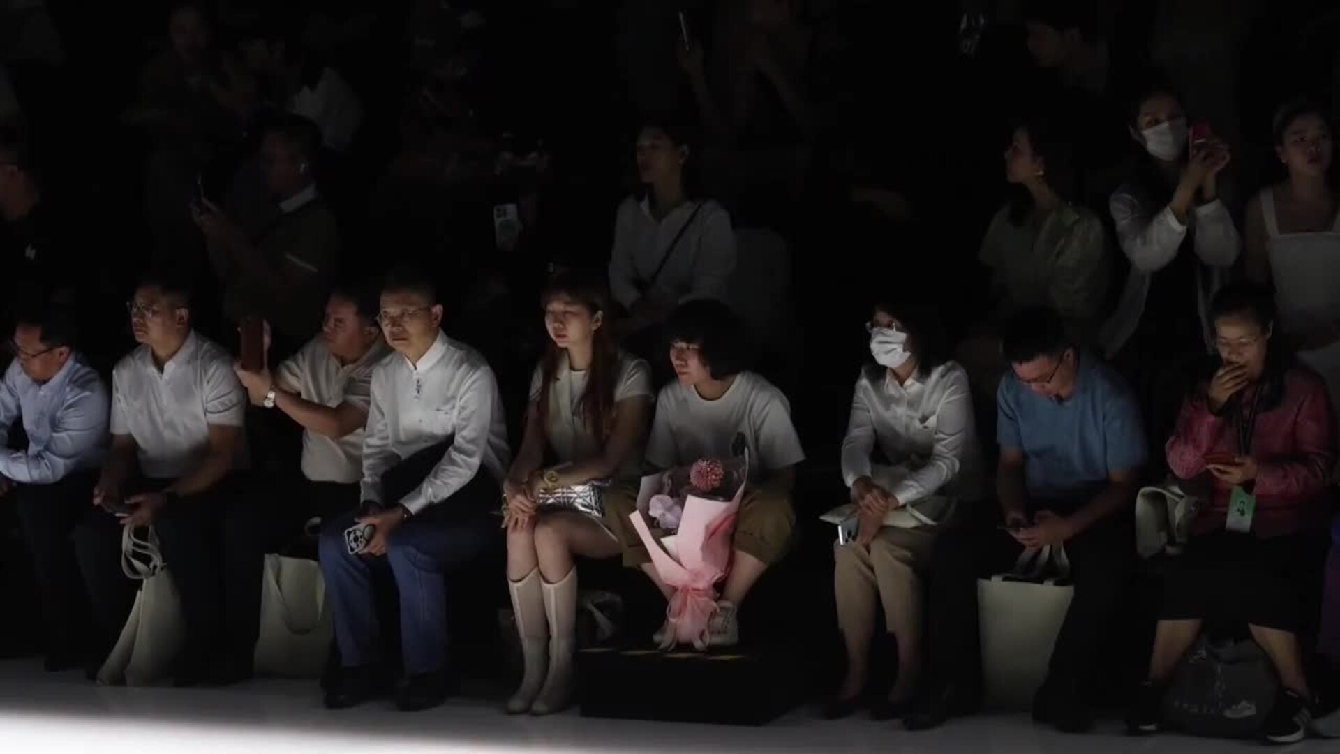 Continúa la Semana de la Moda de China con los diseños de Zhang Zhaoda