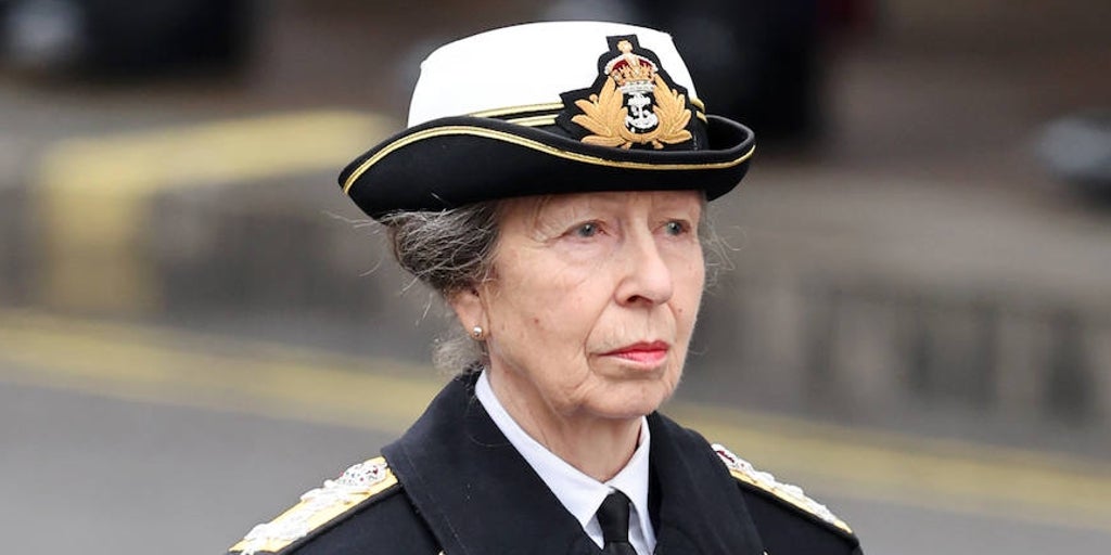 La princesa Ana, acusada de ser la causante del desalojo de Harry y ...