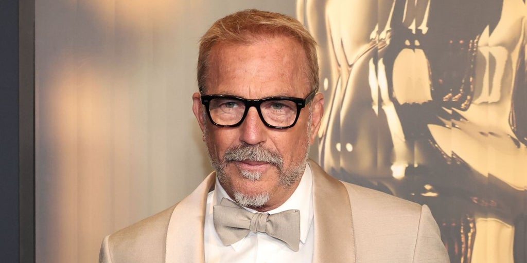 Kevin Costner sopla las velas de su 70 años en buena forma y sin buscar ...