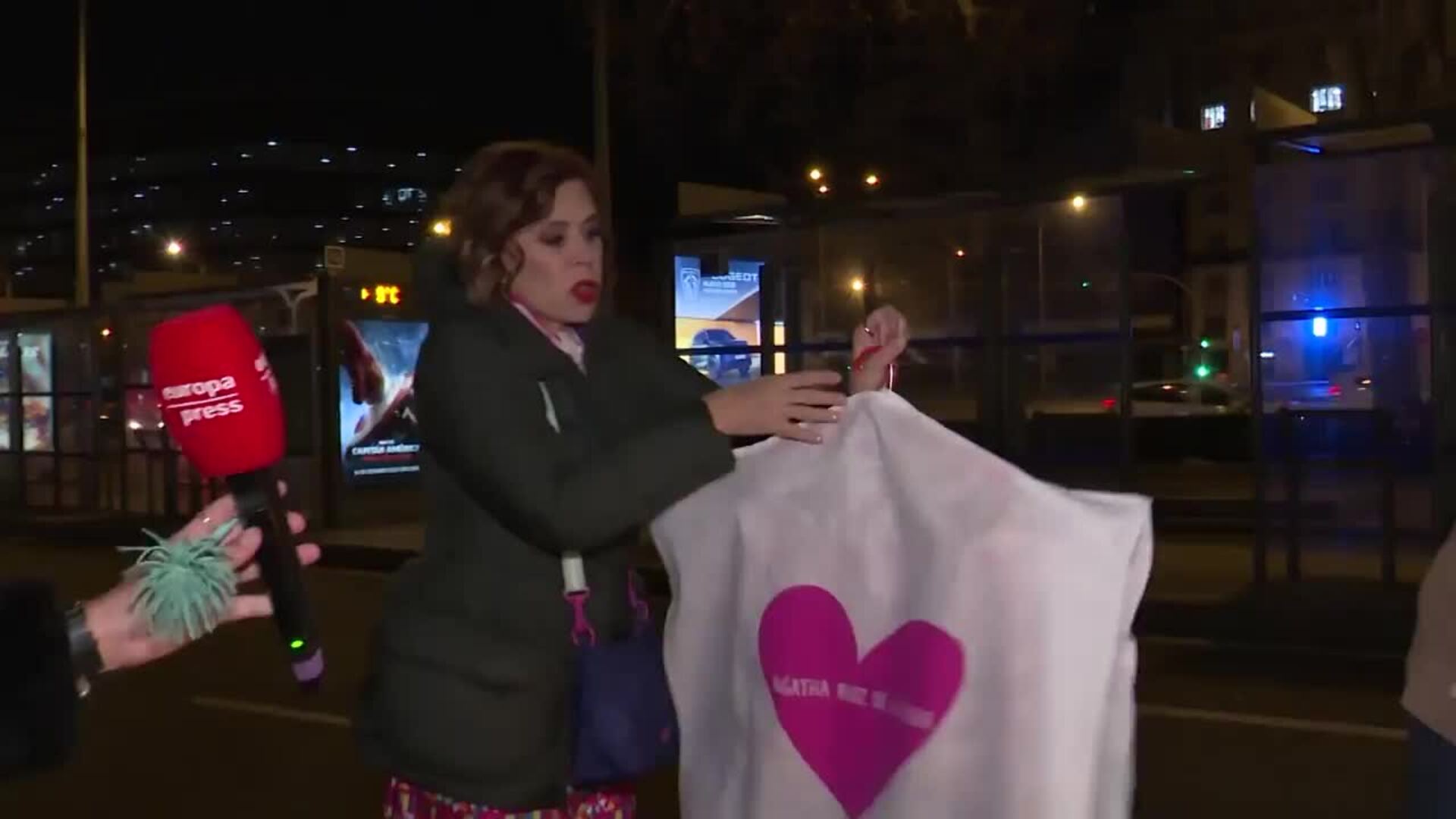 Ágatha Ruiz de la Prada reaparece con un ramo de flores tras su ruptura ...